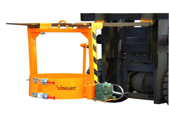 Rotated 360 Degree in Either Direction Forklift Drum Grabber , Cinch Saddle Around Drum