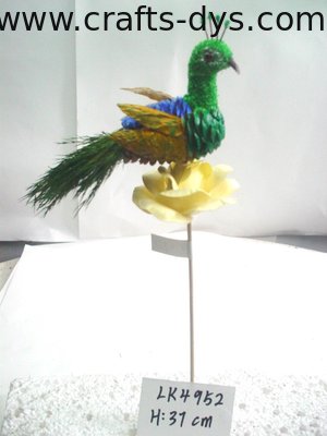 Handicraft peacock,Holiday decoration and ornaments,Natural material holiday gifts and home decoration