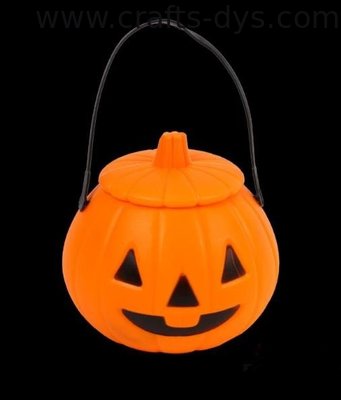 Halloween pumpkin lamp, plastic pumpkin barrels, children hand pumpkin lanterns, mini barrels, ghost head candy jar prop