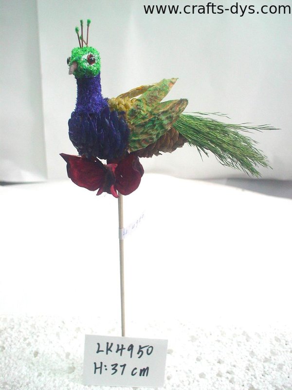 Handicraft peacock,Holiday decoration and ornaments,Natural material holiday gifts and home decoration