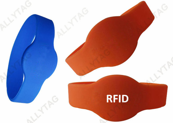 Customized UHF RFID TAGS , PVC RFID Wristbands Silicone With Passive Chip