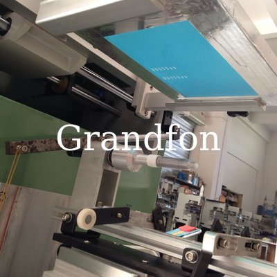 Semi-automatic pneumatic round silk screen printing machine for plastic bottles