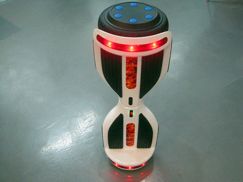 BT And LED Hoverboard 2 Wheel Self Balancing Scooter 6.5 Inch 350W Brushless Motor With LED Wheels For Recreation