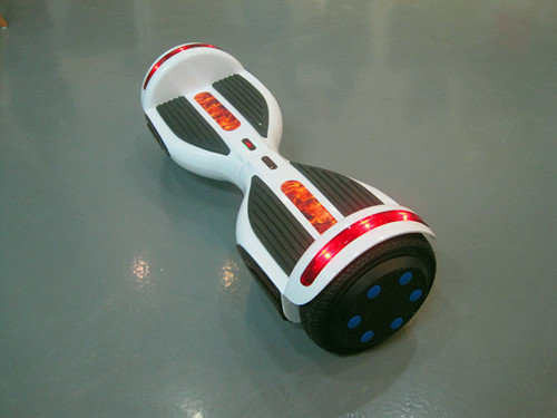 BT And LED Hoverboard 2 Wheel Self Balancing Scooter 6.5 Inch 350W Brushless Motor With LED Wheels For Recreation