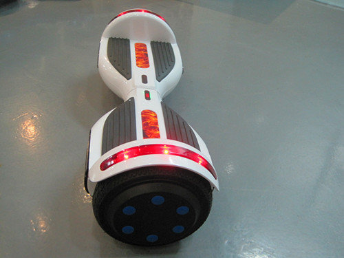 BT And LED Hoverboard 2 Wheel Self Balancing Scooter 6.5 Inch 350W Brushless Motor With LED Wheels For Recreation