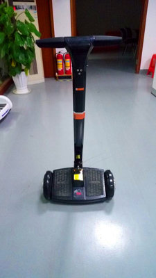 Short Range Personal Transporter Scooter 350W Motor 20 KM Mileage Samsung Battery
