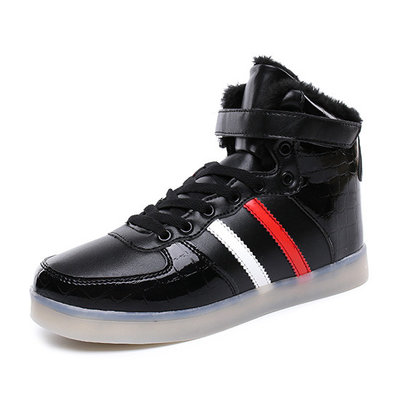 China Custom Rechargeable LED Sneakers 7 Static Colors + 4 Dynamic Colors Wear - Resistant supplier