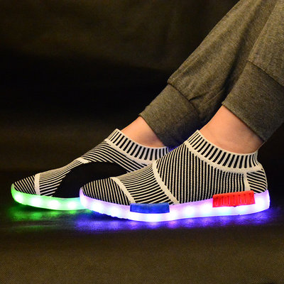 Street Dance Light Up Gym Shoes With Lights On The Bottom , Adults Neon Light Up Shoes supplier