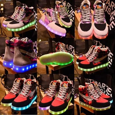 Fashional LED Light Up Sneakers App Control Self - Editing Words Non - Slip supplier