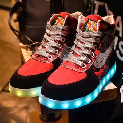 Fashional LED Light Up Sneakers App Control Self - Editing Words Non - Slip supplier