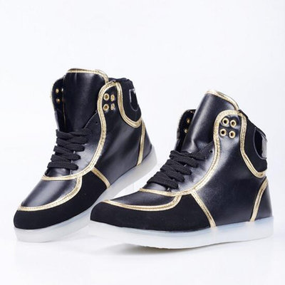 Skate Boys Rechargeable LED Sneakers 7 Colors Flashing Led Light Up Shoes supplier