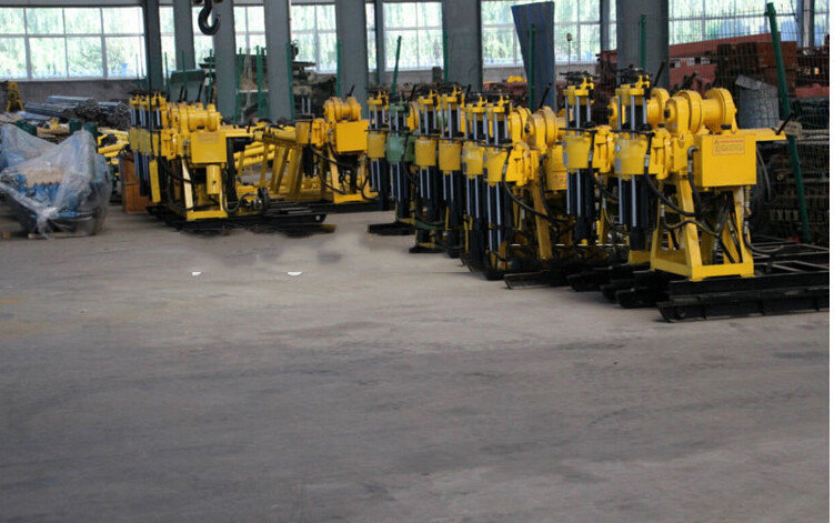 The lowest price XY-1 hydraulic feed and man-powered chuck mini diamond core drilling rig