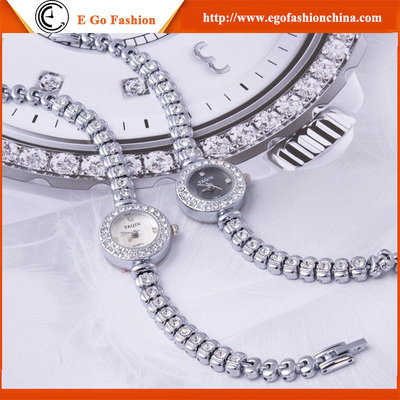 YQ01 Watches Woman Bracelet Watch Full Diamond Rhinestone Watches for Lady Quartz Watch