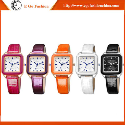 KM25 Women Stunning Round Crystal Dial Quartz Analog Leather Unisex Leather Watch Woman