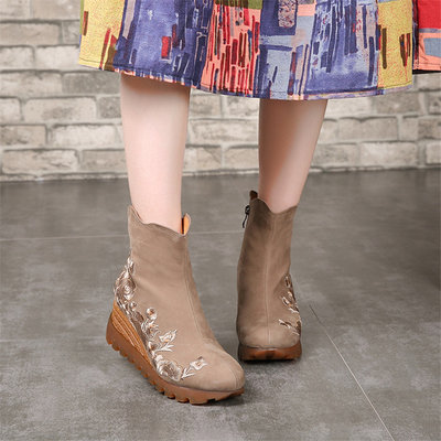 S028 New autumn and winter embroidered leather women's mid-boots wedge round toe waterproof platform flower embroidery