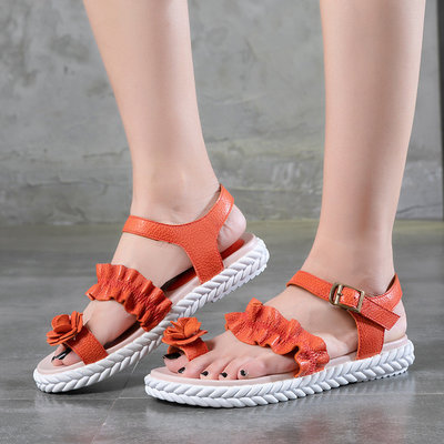 S068 2020 summer new product retro handmade lace leather three-dimensional flower flat heel shrink buckle women sandals