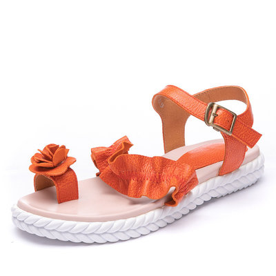 S068 2020 summer new product retro handmade lace leather three-dimensional flower flat heel shrink buckle women sandals