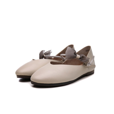 S111 Shoes women autumn 2020 new leather white shoes women one word elastic band flowers sweet two-wear sandals women