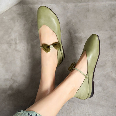 S111 Shoes women autumn 2020 new leather white shoes women one word elastic band flowers sweet two-wear sandals women