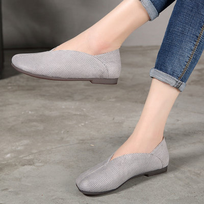 S137 2020 Featured small polka dot head layer cowhide flat shoes retro ethnic handmade leather women's shoes factory dir
