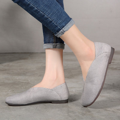 S137 2020 Featured small polka dot head layer cowhide flat shoes retro ethnic handmade leather women's shoes factory dir
