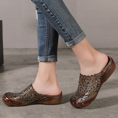 S155 2020 new Baotou hollow flower thick bottom women's sandals retro ethnic leather women's shoes factory direct wholes