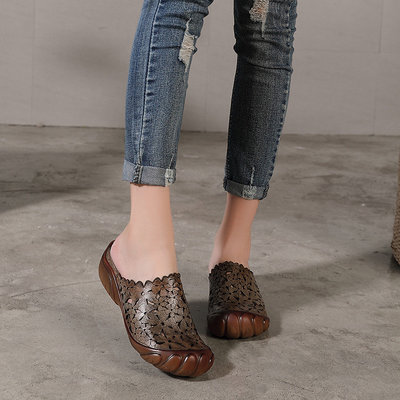S155 2020 new Baotou hollow flower thick bottom women's sandals retro ethnic leather women's shoes factory direct wholes