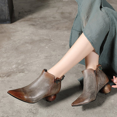 S164 Factory autumn and winter new leather short boots fashion fashion single shoes pointed retro literary flowers women