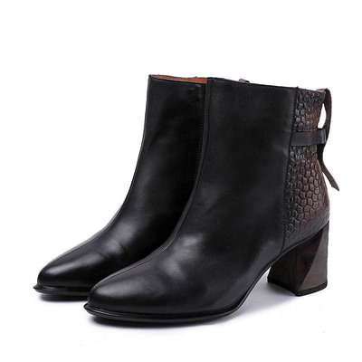 S168 2019 autumn and winter new fashion pointed toe oil wax leather short boots retro art manual increase women's shoes