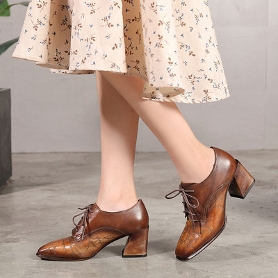 S176 2020 autumn and winter new square head lace high heel women's shoes retro ethnic art handmade leather fashion singl