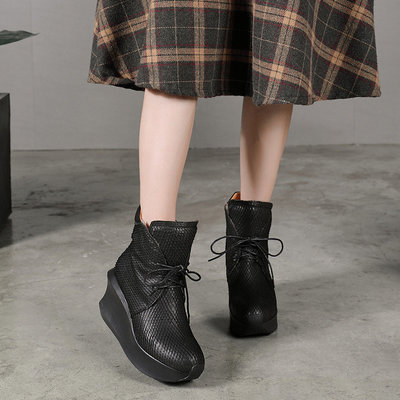 S224 Warm velvet lining, thick-soled heightening, fashionable short boots, handmade leather platform shoes