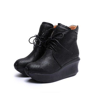 S224 Warm velvet lining, thick-soled heightening, fashionable short boots, handmade leather platform shoes