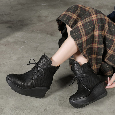 S224 Warm velvet lining, thick-soled heightening, fashionable short boots, handmade leather platform shoes