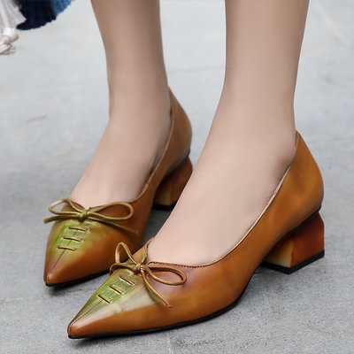 S238 2020 new handmade leather women's shoes retro ethnic style pointed thick high heels wholesale
