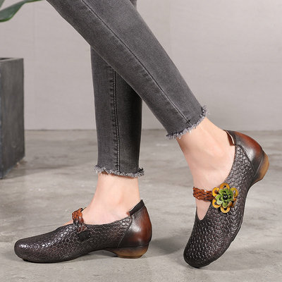 S300 Factory Autumn And Winter New Handmade Leather Round Toe Shoes, Retro Literature And Art Ethnic Style Velcro Women'