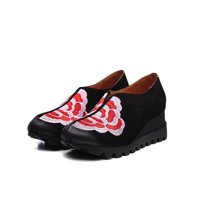 S349 Factory Direct Sale Autumn Women'S Shoes New Leather Retro Embroidered Shoes Women Thick-Soled Thick Heel Single Sh
