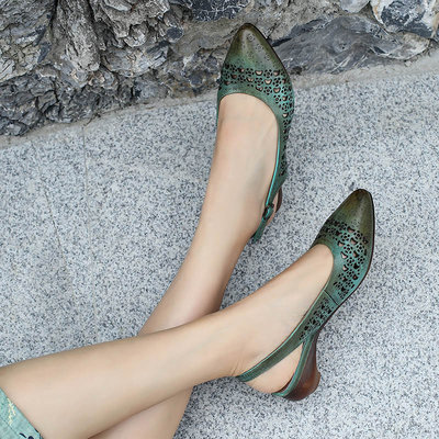 S375 New Retro Hollow Breathable Sandals Pointed Toe Fashion Buckle Mid-Heel Women'S Shoes Wholesale Processing