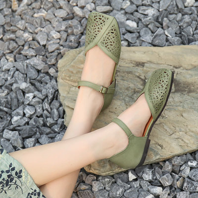 S385 New Retro Literary All-Match Sandals Hollow Cool Breathable Buckle Flat Bottom Women'S Shoes Wholesale
