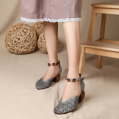 S4932020 New Fashion Temperament Women'S Heel Shoes All-Match Sexy Word Flower Buckle Mid-Heel Sandals