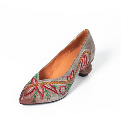 S515 2020 Retro Ethnic Embroidery Pointed High Heel Leather Women'S Shoes Spring And Summer Leather Handmade Single Shoe
