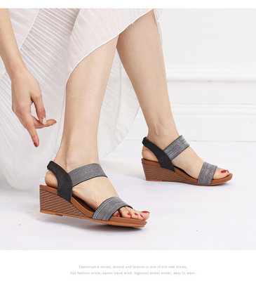 BS043 Sandals Women2020 Summer New Sandals Casual Fashion Word Belt Mid-Slope Heel Sandals Female Mother Shoes