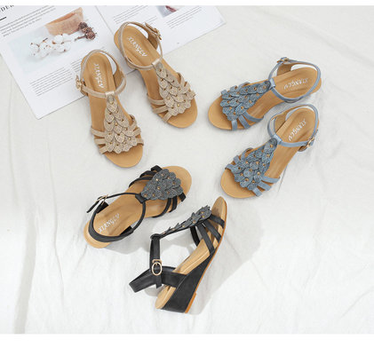 BS052 Wedge Heel Sandals Women'S New European And American All-Match Comfortable Casual Mother Shoes Thick-Soled Buckle