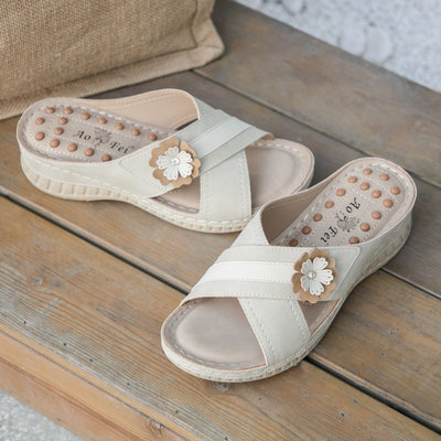 BS071 Amazon New Style European And American Slippers Women Casual Slope Heel Massage Flower Sandals Beach Vacation Wome