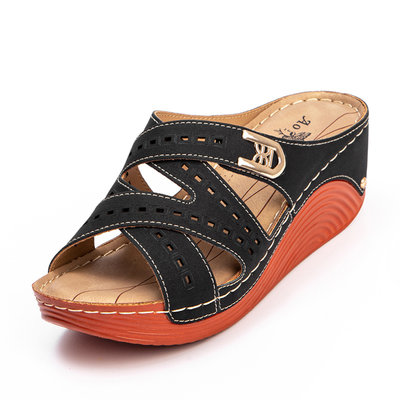 BS080 Slipper Amazon 2021 Outer Wear Slippers Female Thick Bottom Breathable Hollow Beach Southeast Asian Female Sandals