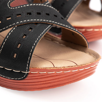BS080 Slipper Amazon 2021 Outer Wear Slippers Female Thick Bottom Breathable Hollow Beach Southeast Asian Female Sandals
