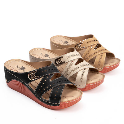 BS080 Slipper Amazon 2021 Outer Wear Slippers Female Thick Bottom Breathable Hollow Beach Southeast Asian Female Sandals