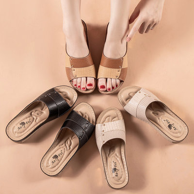 BS083 Amazon Hot Style 2021 European And American Slippers Female Car Line Non-Slip Lightweight Slope With Thick Bottom