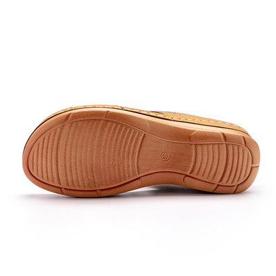 BS084 Factory Direct Supply Amazon Sandals Women'S 2020 Fall Hollow Casual Slope Heel Outer Slippers