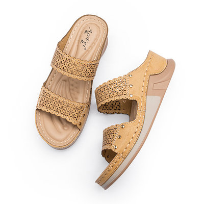 BS088 female slippers 2020 Amazon slippers women hollow rivets wear sandals women's shoes