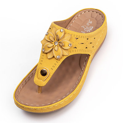 BS090 Slipper Outer Wear Slippers Female Flip Flops Flower Hollow Beach Amazon Flip Flops Female Sandals